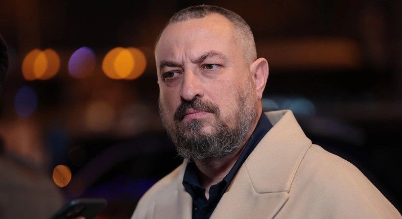 Gaddar: Gaddar : Fotoğraf isimlerini içeren 74 fotoğraftan 35 ...