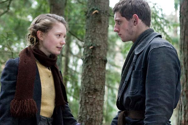 Jamie Bell resimleri - Defiance : Fotoğraf Mia Wasikowska, Jamie Bell ...