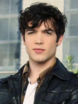 Ethan Peck - Beyazperde.com