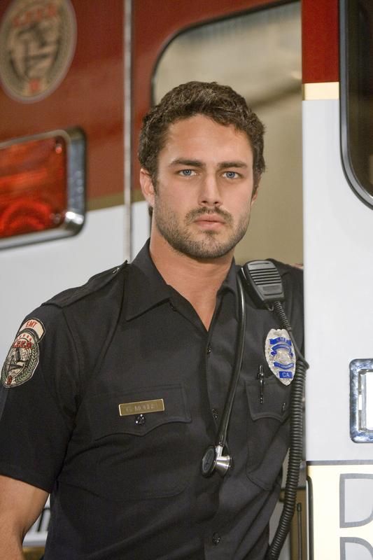 Trauma (US): Fotoğraf Taylor Kinney isimlerini içeren 0 fotoğraftan 17 ...