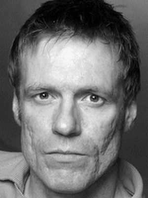 Douglas Russell - Beyazperde.com