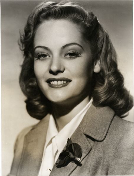 Alexis Smith - Beyazperde.com