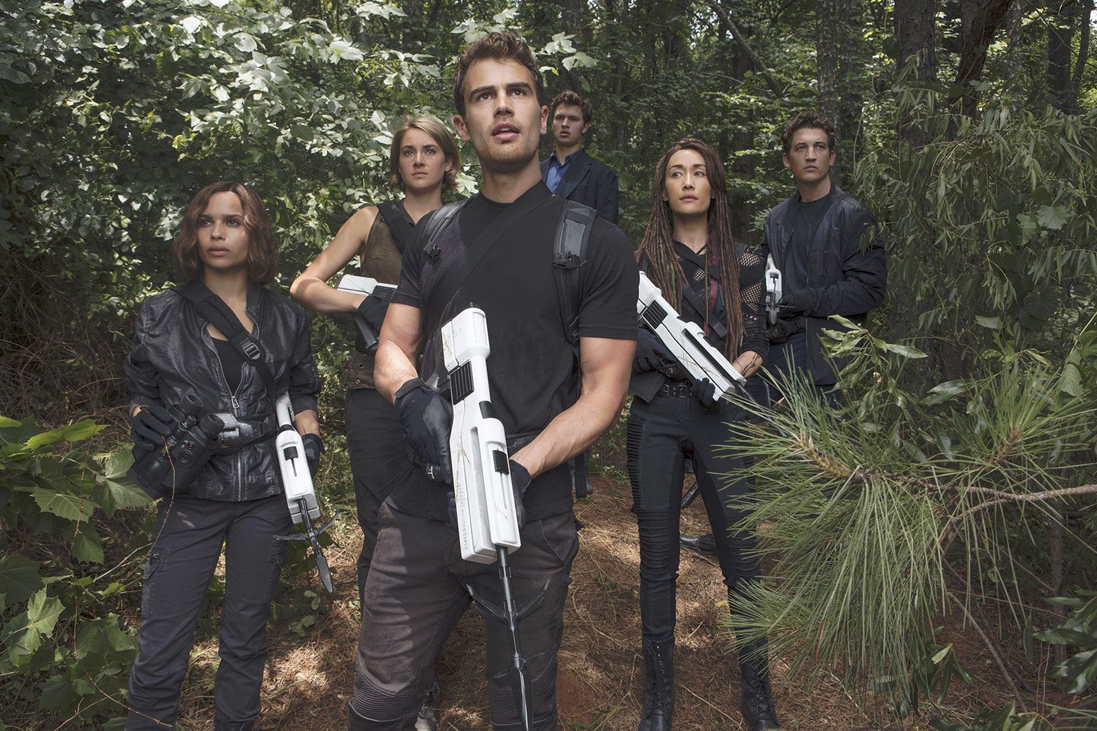 Uyumsuz Serisi: Yandaş Bölüm 1 resimleri - Fotoğraf 20 - Beyazperde.com