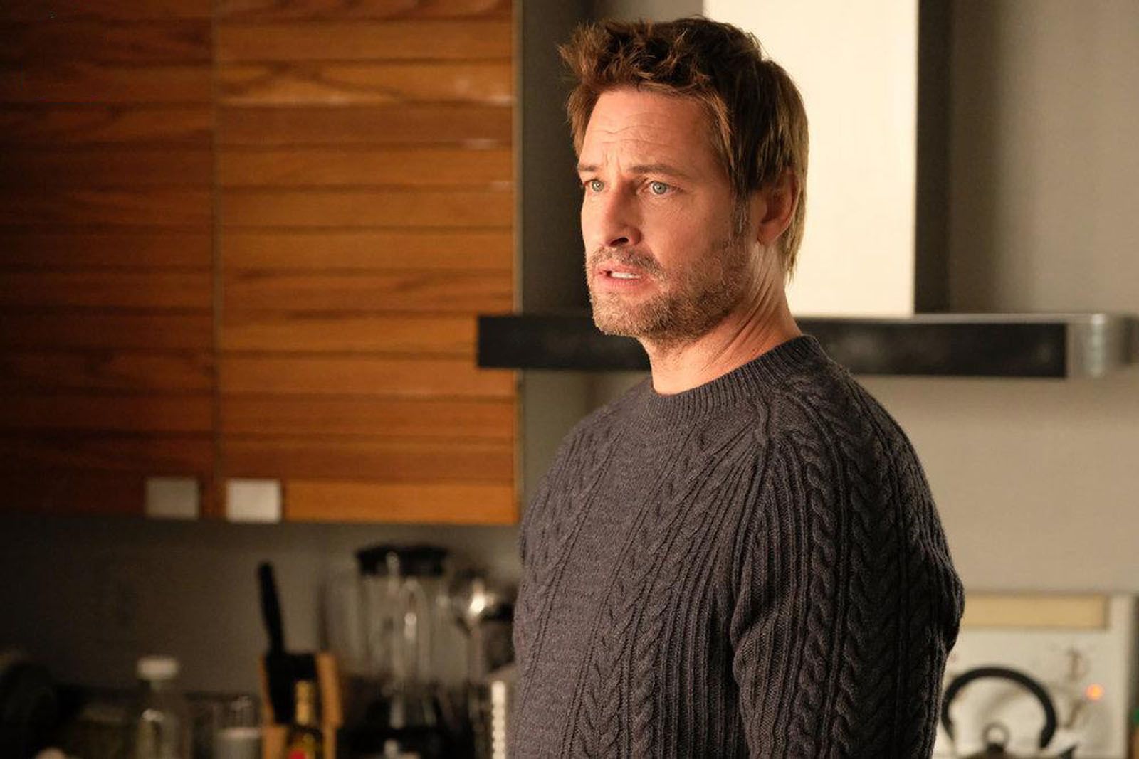 Colony: Colony : Fotoğraf Josh Holloway isimlerini içeren 0 fotoğraftan ...