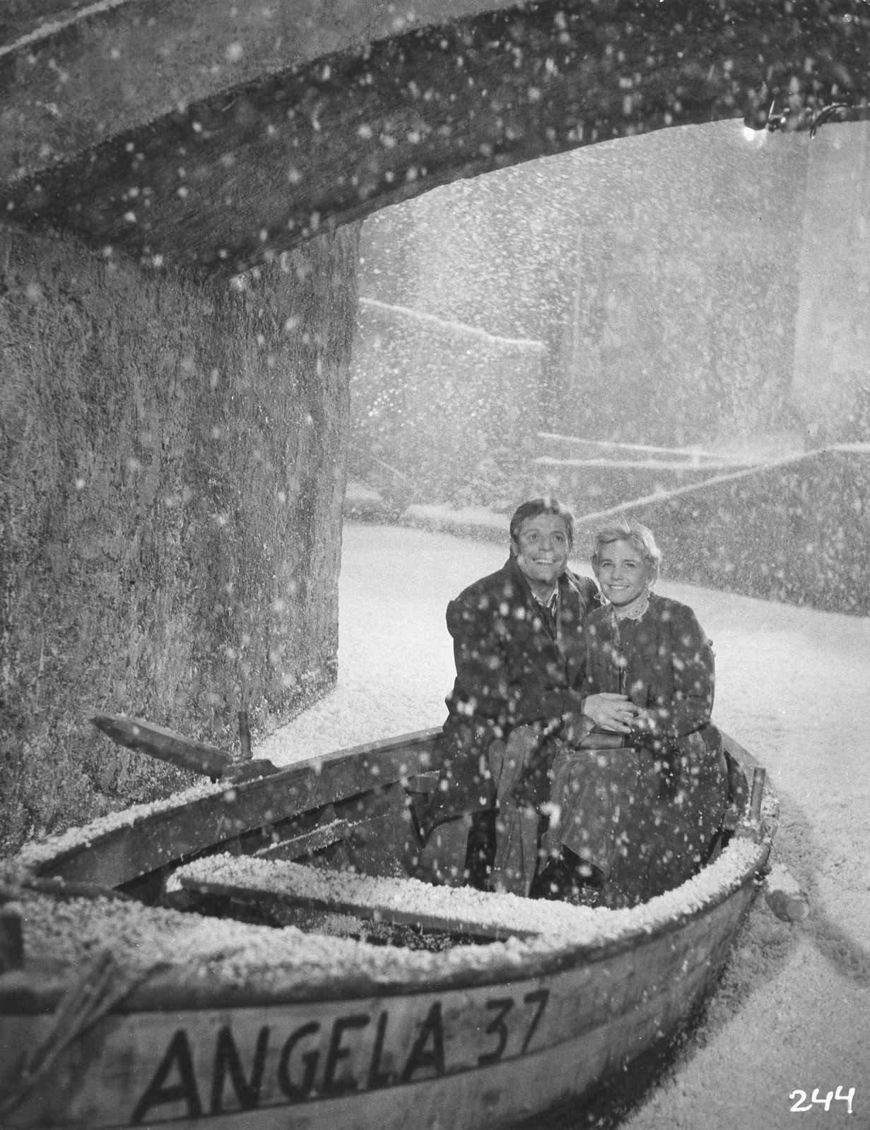 Beyaz Geceler resimleri - Fotoğraf 2 - Beyazperde.com