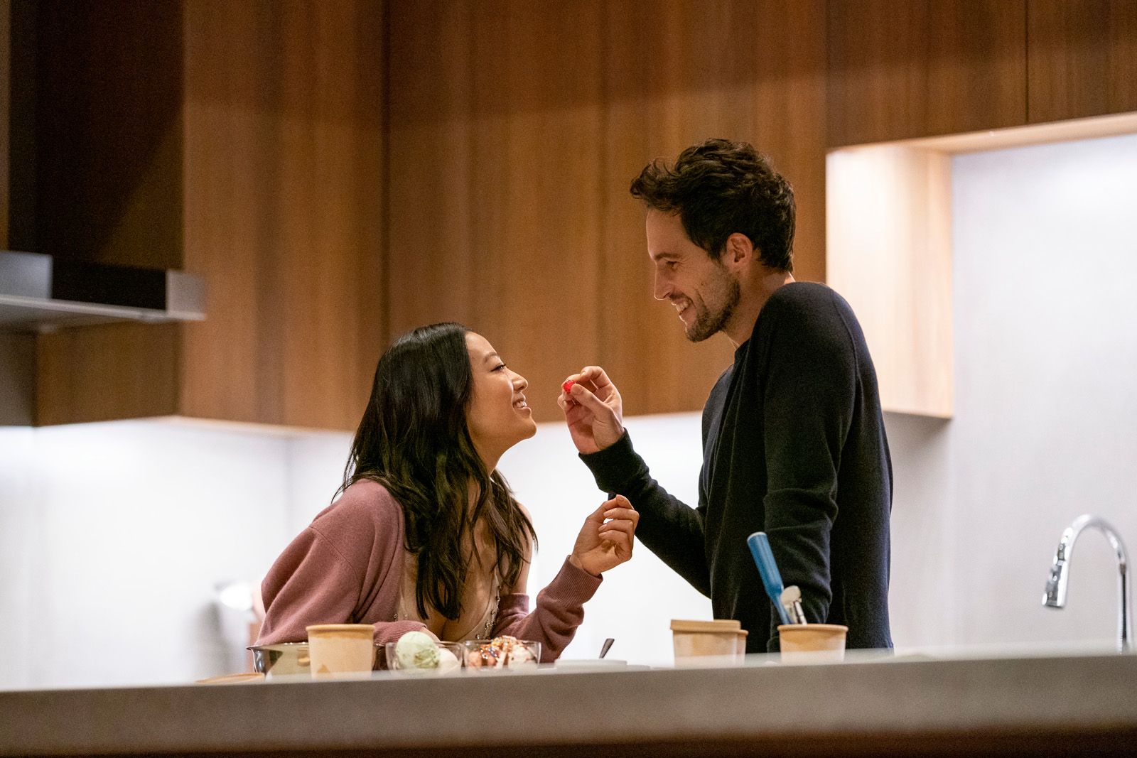 Partner Track: Fotoğraf Arden Cho, Rob Heaps isimlerini içeren 10 ...