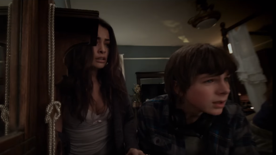 Keep Watching Orijinal Fragman - Beyazperde.com