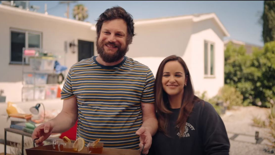 Bar Fight! Fragman - Beyazperde.com